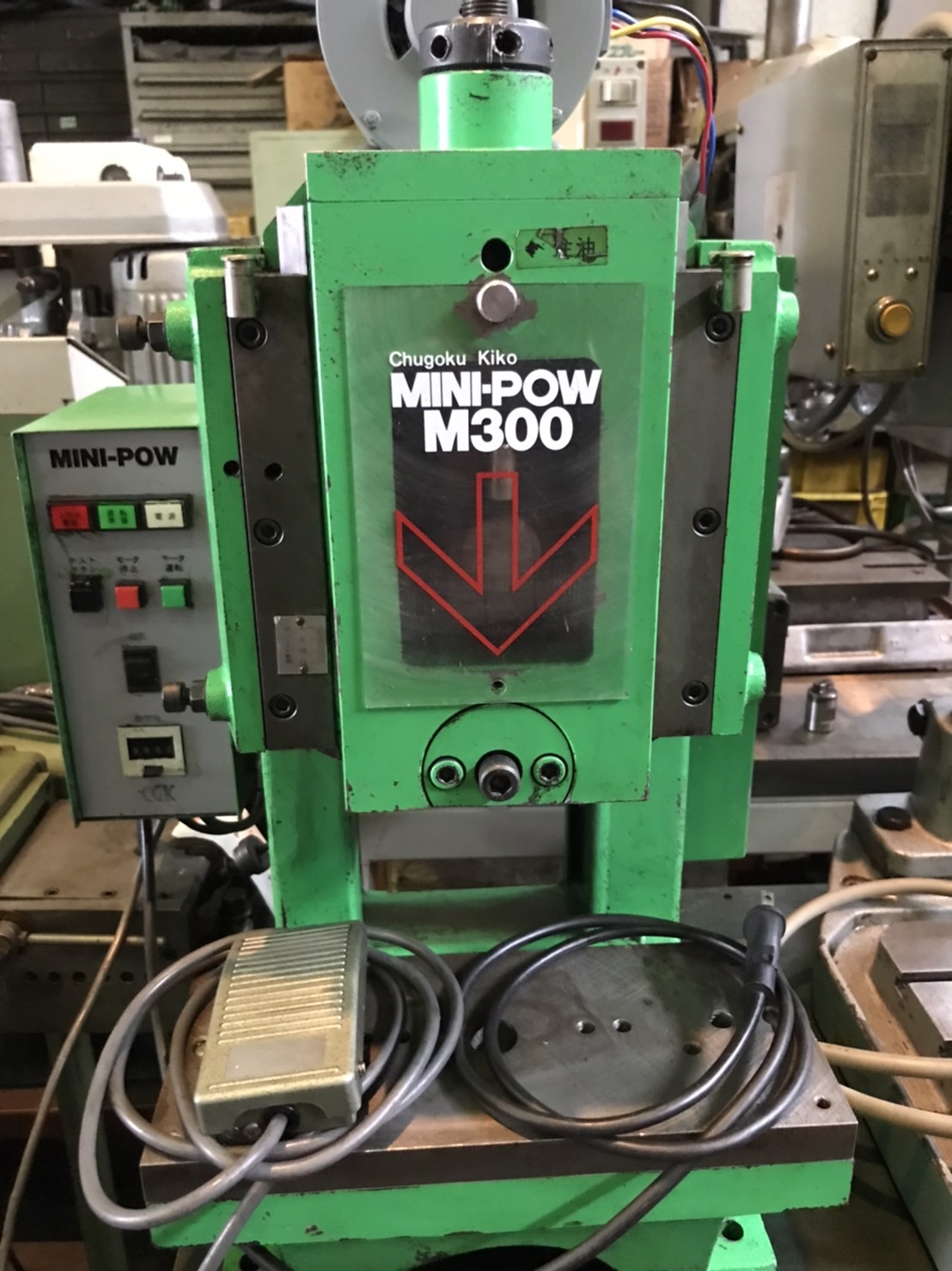 CGK 3Tプレス M-300 – 楠本機械株式会社