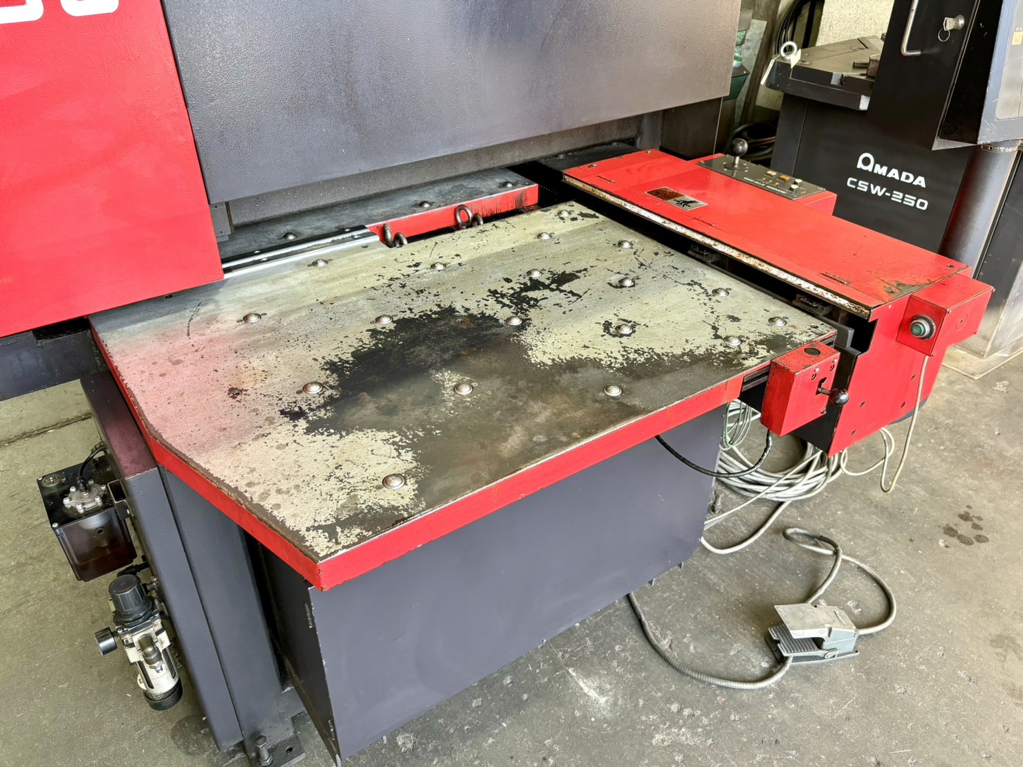 アマダ NCタッピング盤 CTS-900 – 楠本機械株式会社